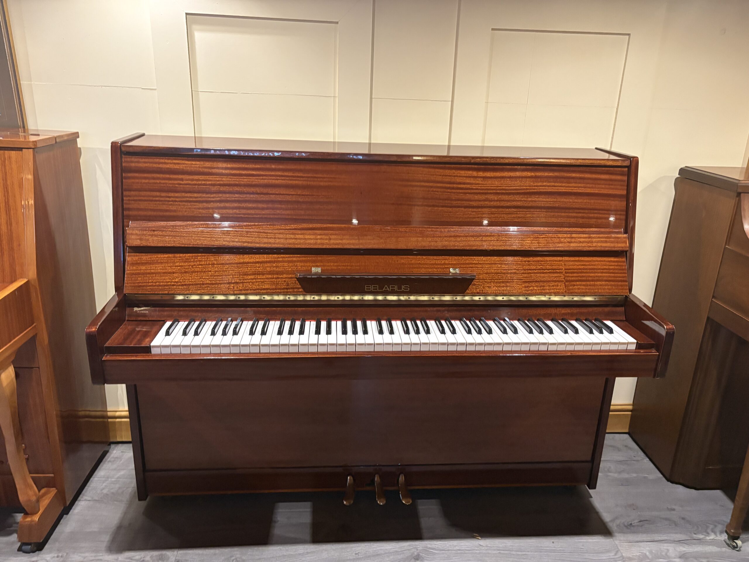 High gloss Belarus Piano. Lovely piano – PIANOS 4 EVERYONE